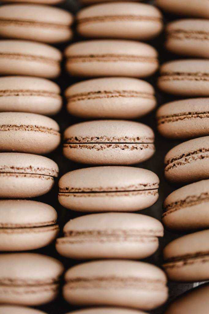 Chocolate macarons shells recipe - Everything Marina