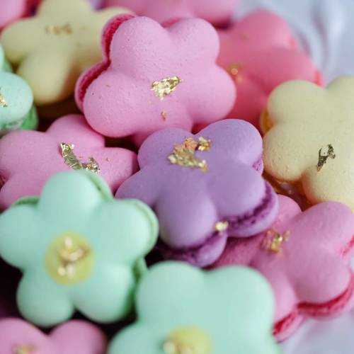 Flowers macarons - Everything Marina