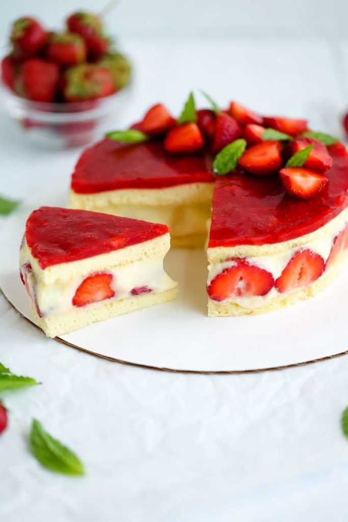 Fraisier cake - Everything Marina