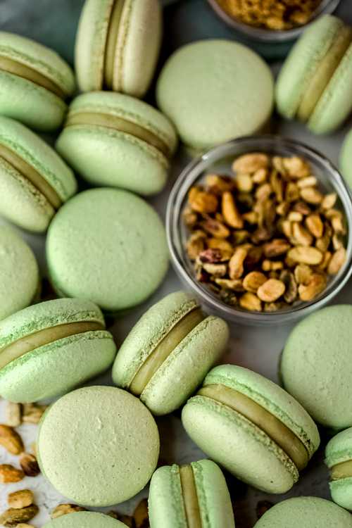 Pistachio macarons - Everything Marina