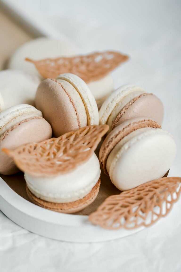 Brown Butter Buttercream Macarons - Everything Marina